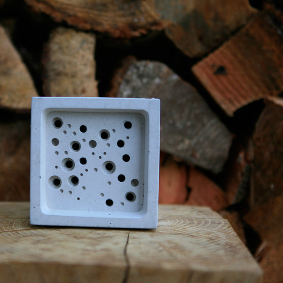 Large Bee Block bee house – Green&Blue